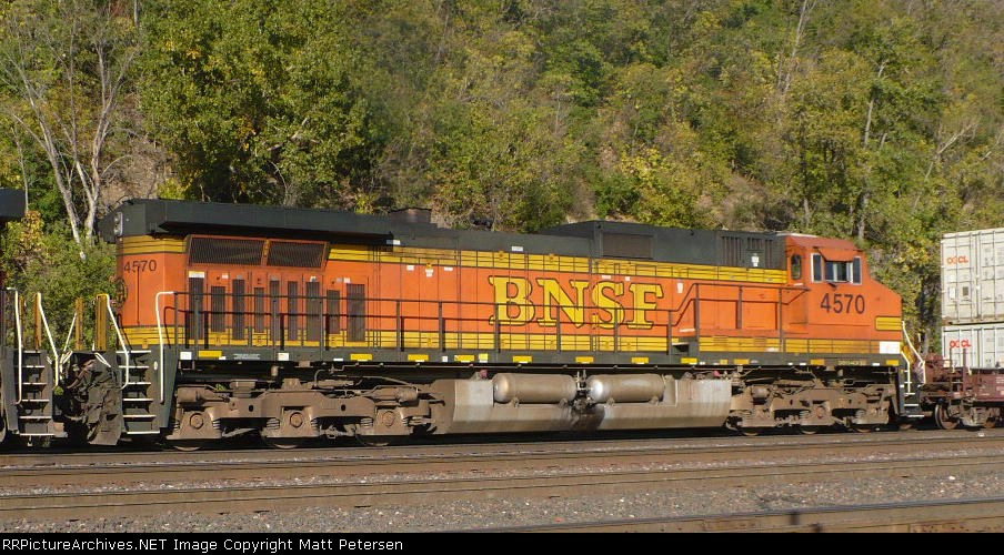 BNSF 4570